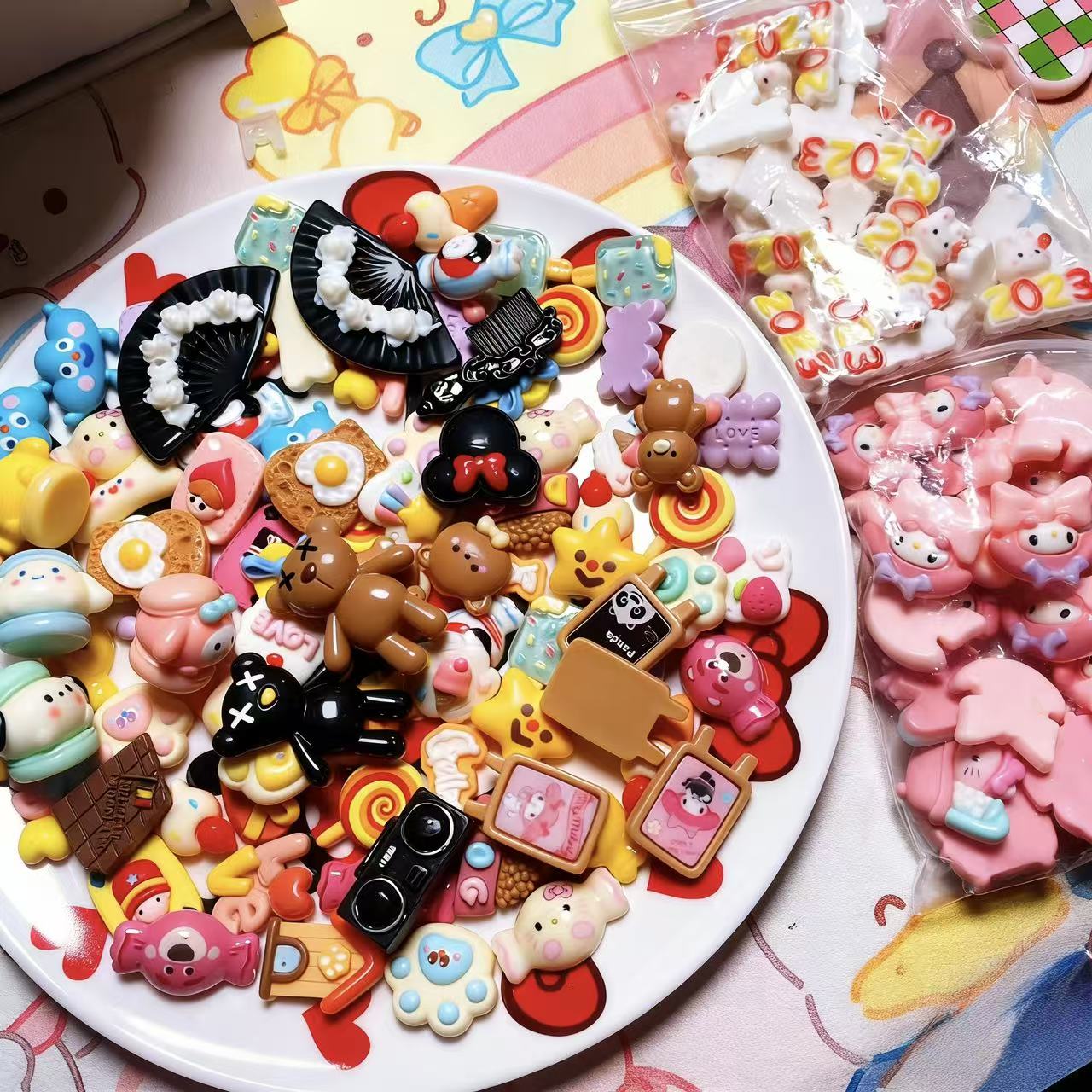 Small Charms Blind Box for 100 pieces – Accesscharming
